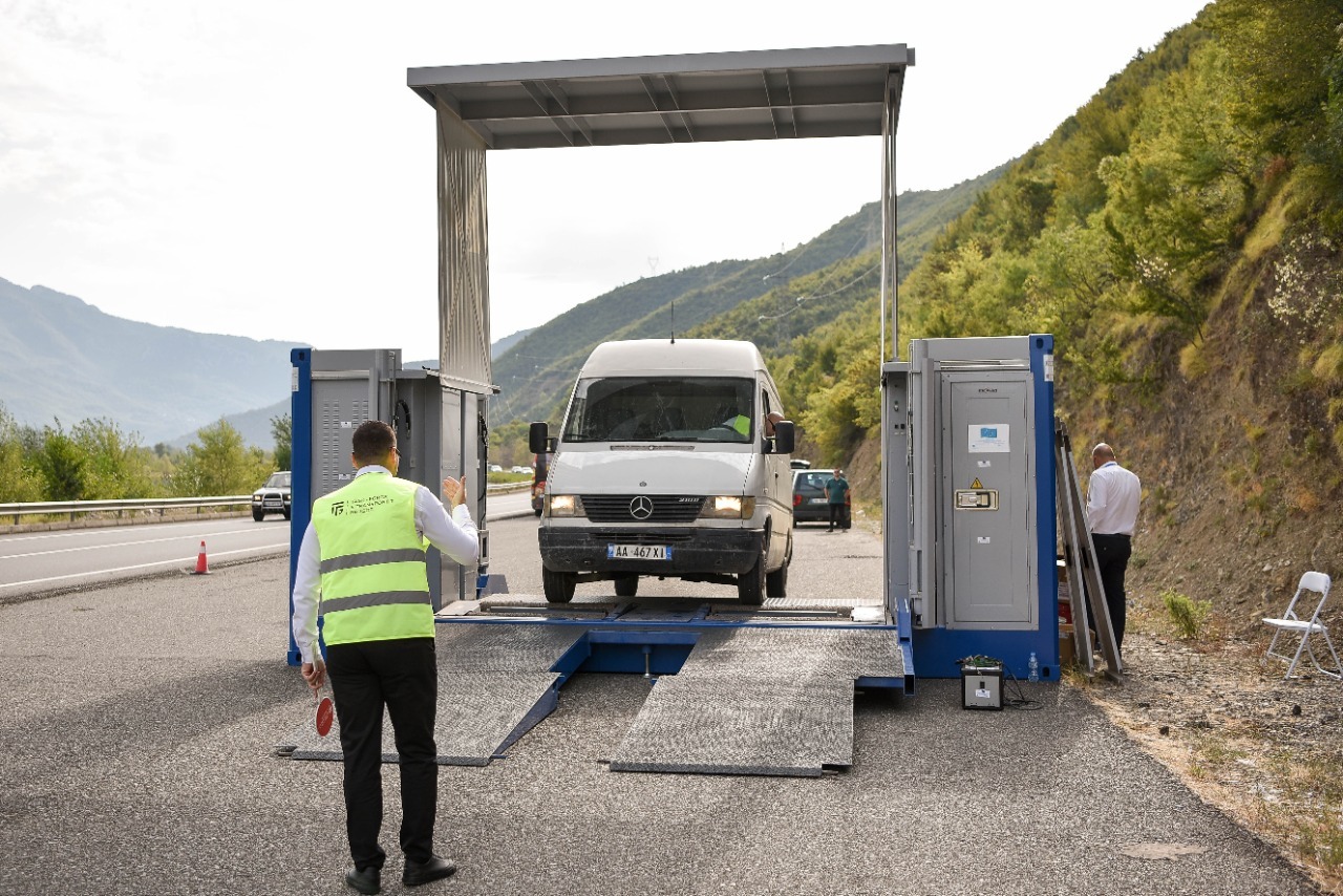 Kontrollet e Task Forcës së Transportit Rrugor, 230 shkelje të ...