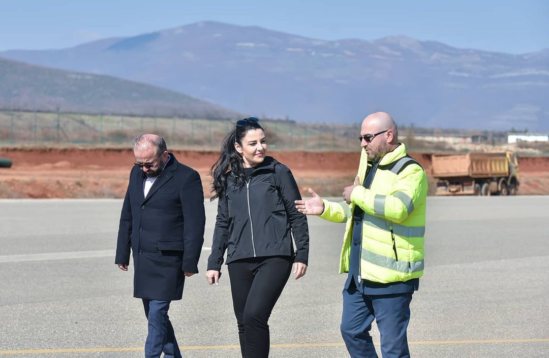 Zhvillohet testi i parë për procedurën e ulje-ngritjeve të avionëve në ...