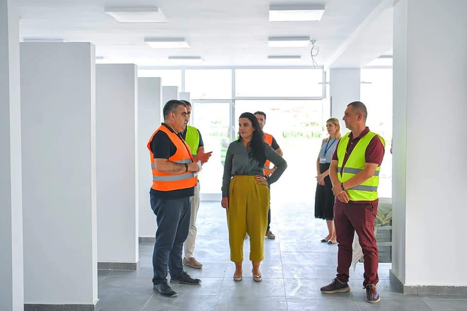 Drejt përfundimit godina e re e DRSHTRR Berat, Balluku: Ju shërbejmë më ...