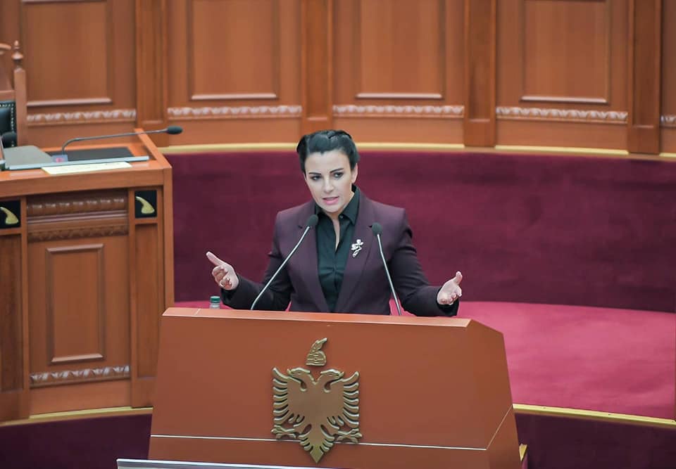 Sorry, this entry is only available in AL