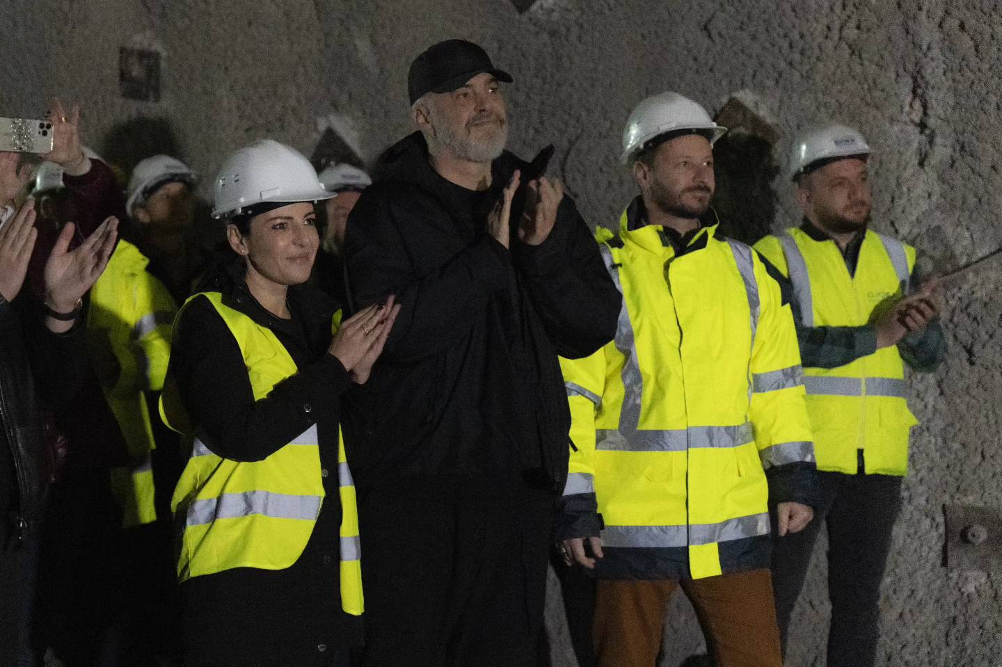 Në kantierin e një prej veprave të mezi pritura nga e gjithë shqiptaria ...